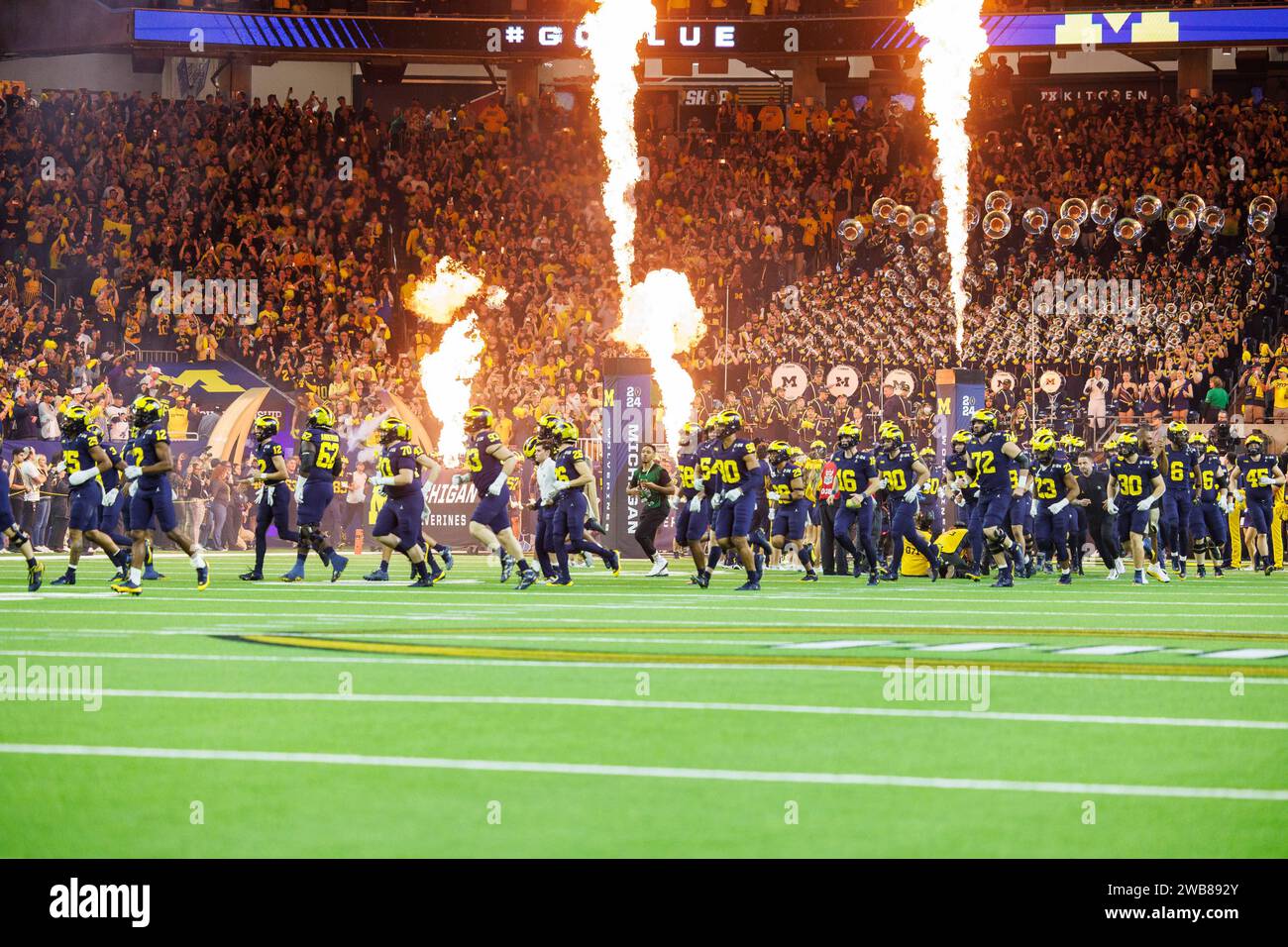 Houston, Texas, USA. 08th Jan, 2024. Michigan Wolverines players take ...