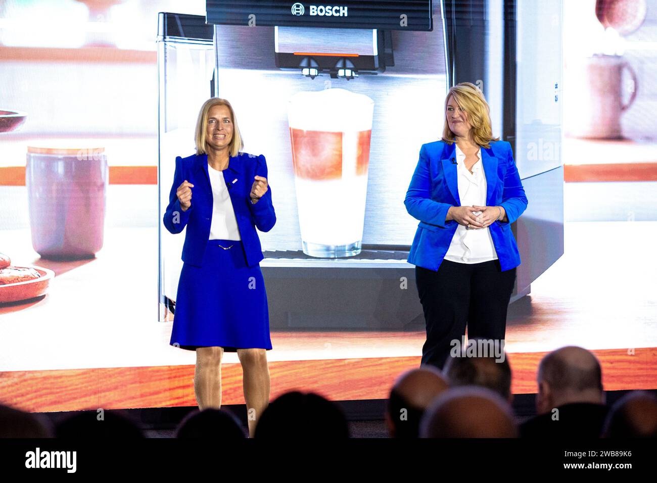 Las Vegas, USA. 08th Jan, 2024. Dr. Tanja Rückert (L), a member of the ...