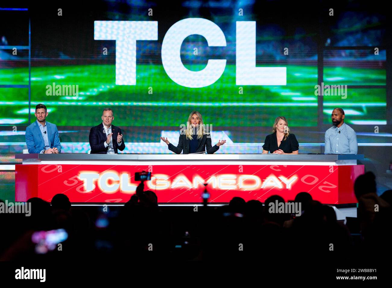 Charissa thompson fox hi-res stock photography and images - Alamy