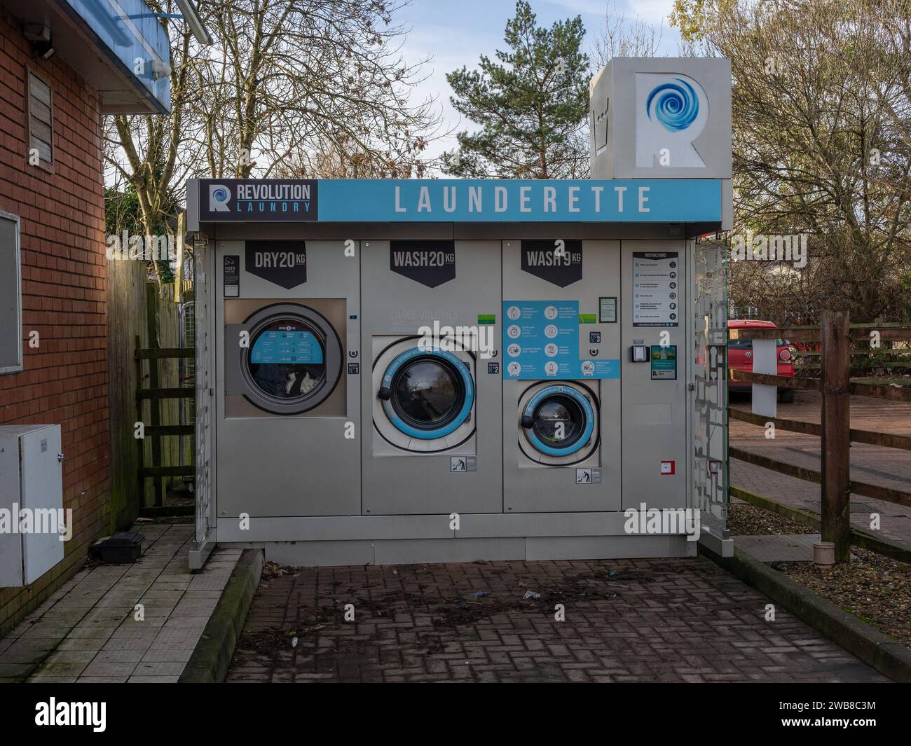Outdoor launderette at a BP filling station, Billing, Northamptonshire, UK Stock Photo - Alamy