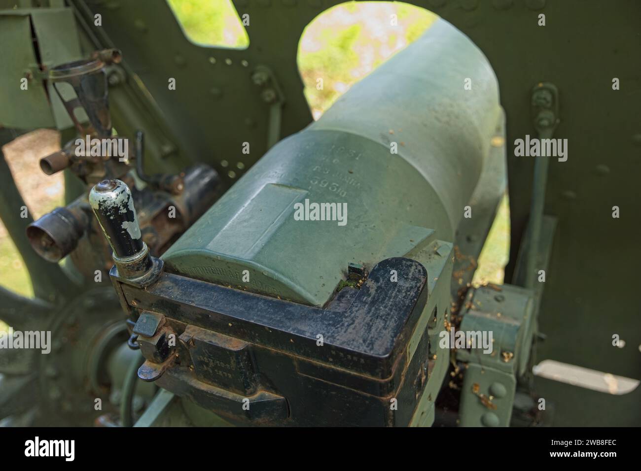Old World War 2 artillery gun Stock Photo - Alamy