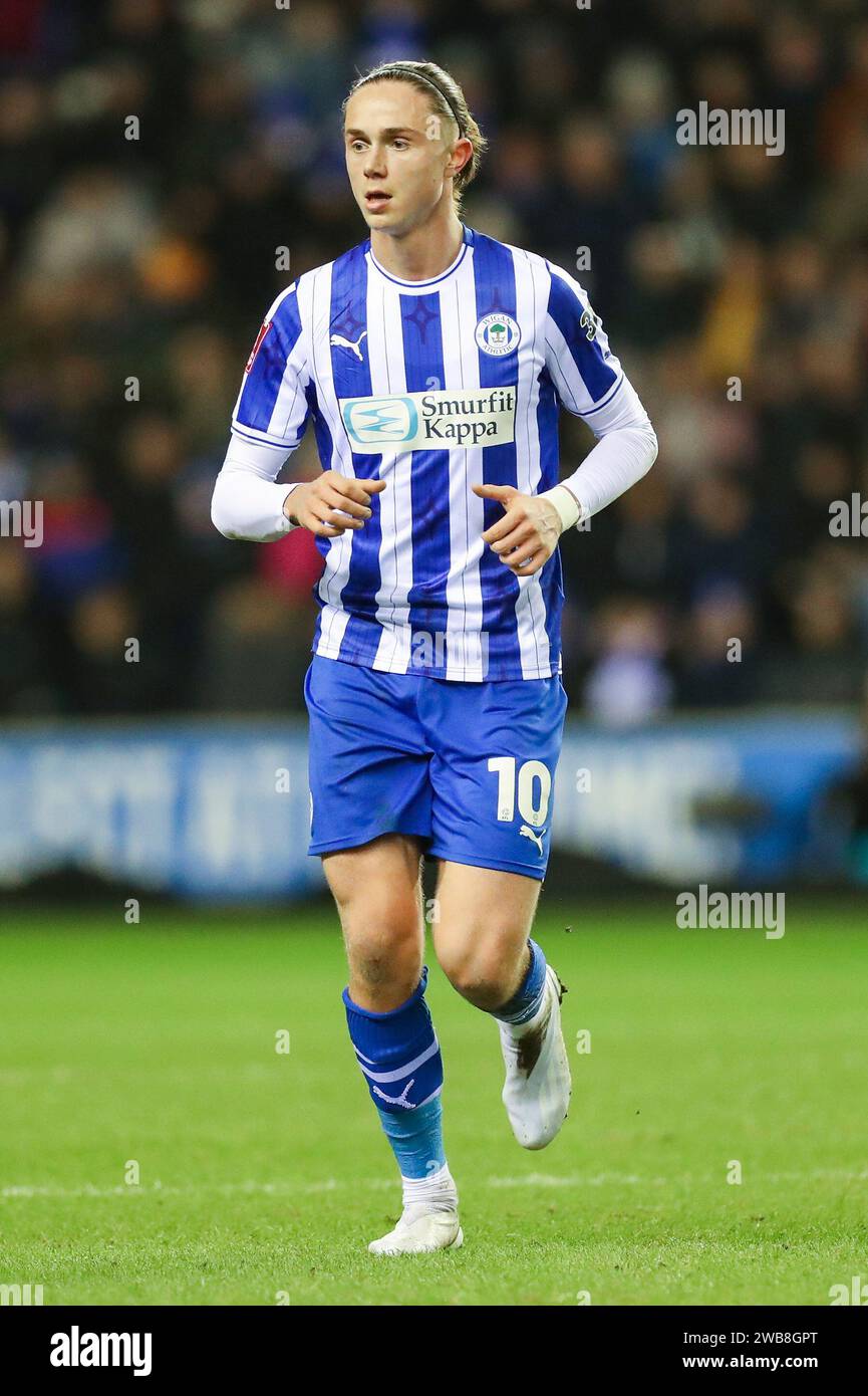 Wigan, UK. 08th Jan, 2024. Wigan Athletic midfielder Thelo Aasgaard (10 ...