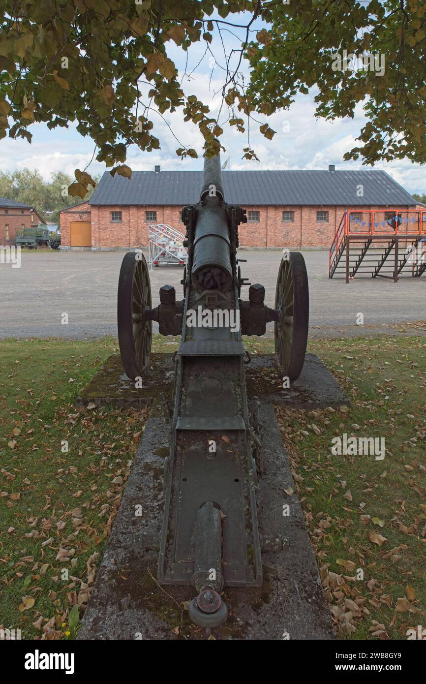 Old World War 2 artillery gun Stock Photo - Alamy