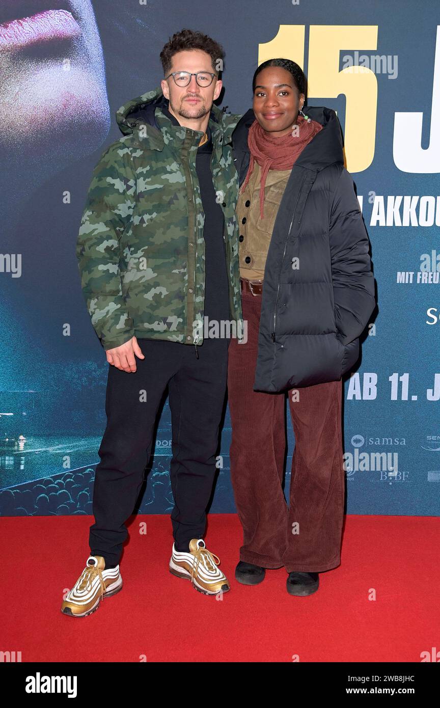 Florian Simbeck mit Ehefrau Stephanie Simbeck bei der Premiere des ...