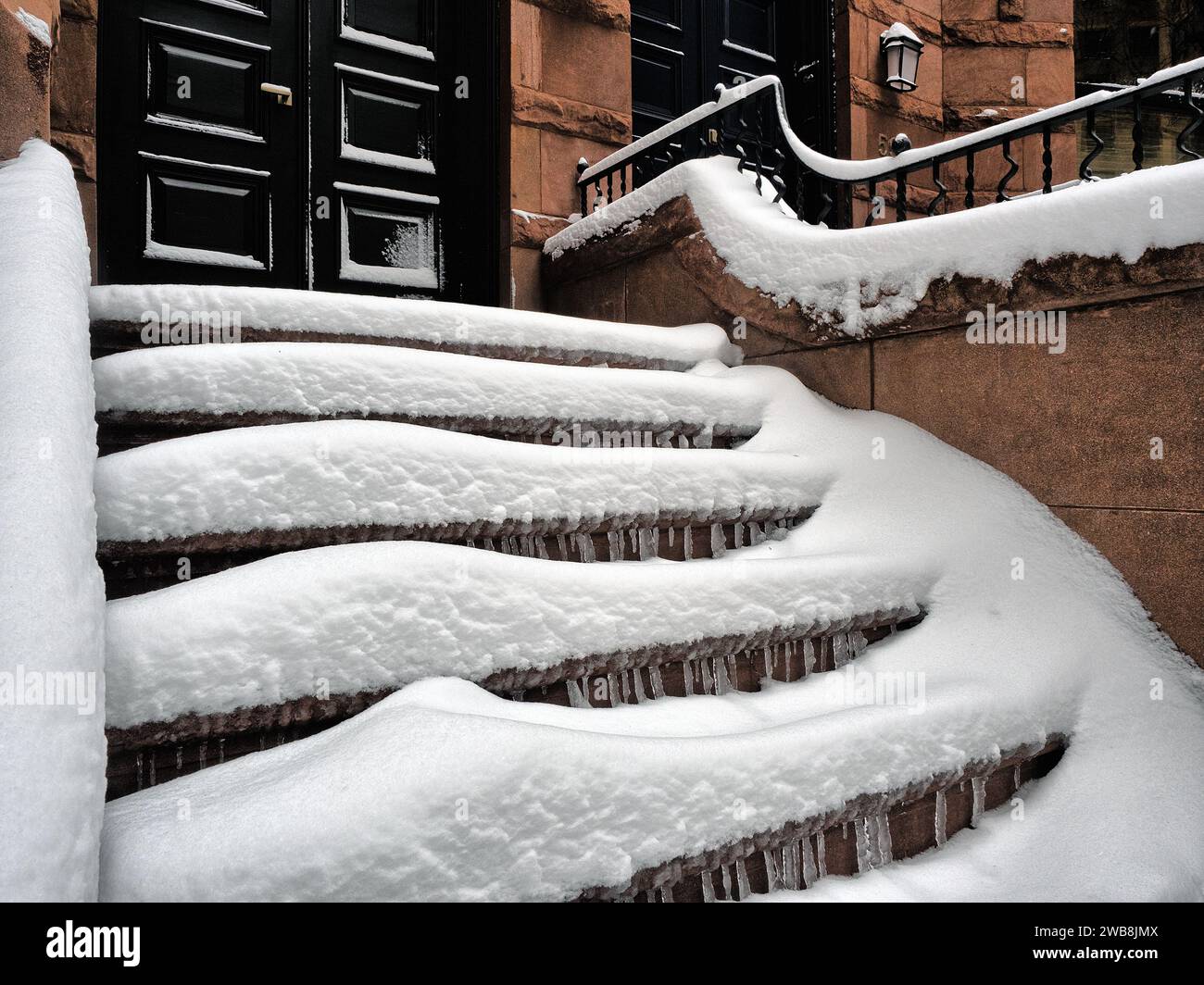 Snow on steps of brownstone steps, Upper East Side, NYC Stock Photo - Alamy