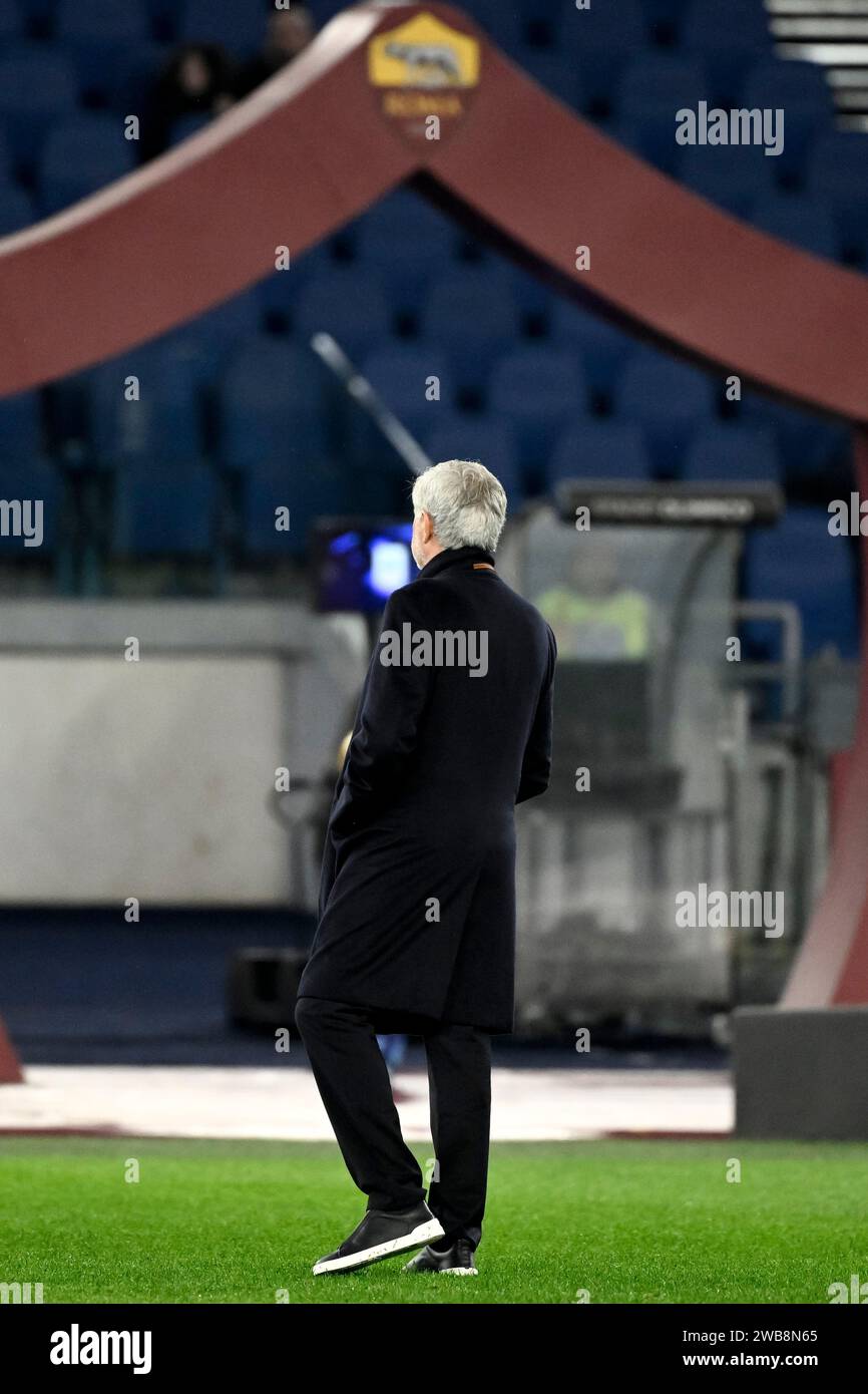 Football manager jose mourinho leaves hi-res stock photography and ...