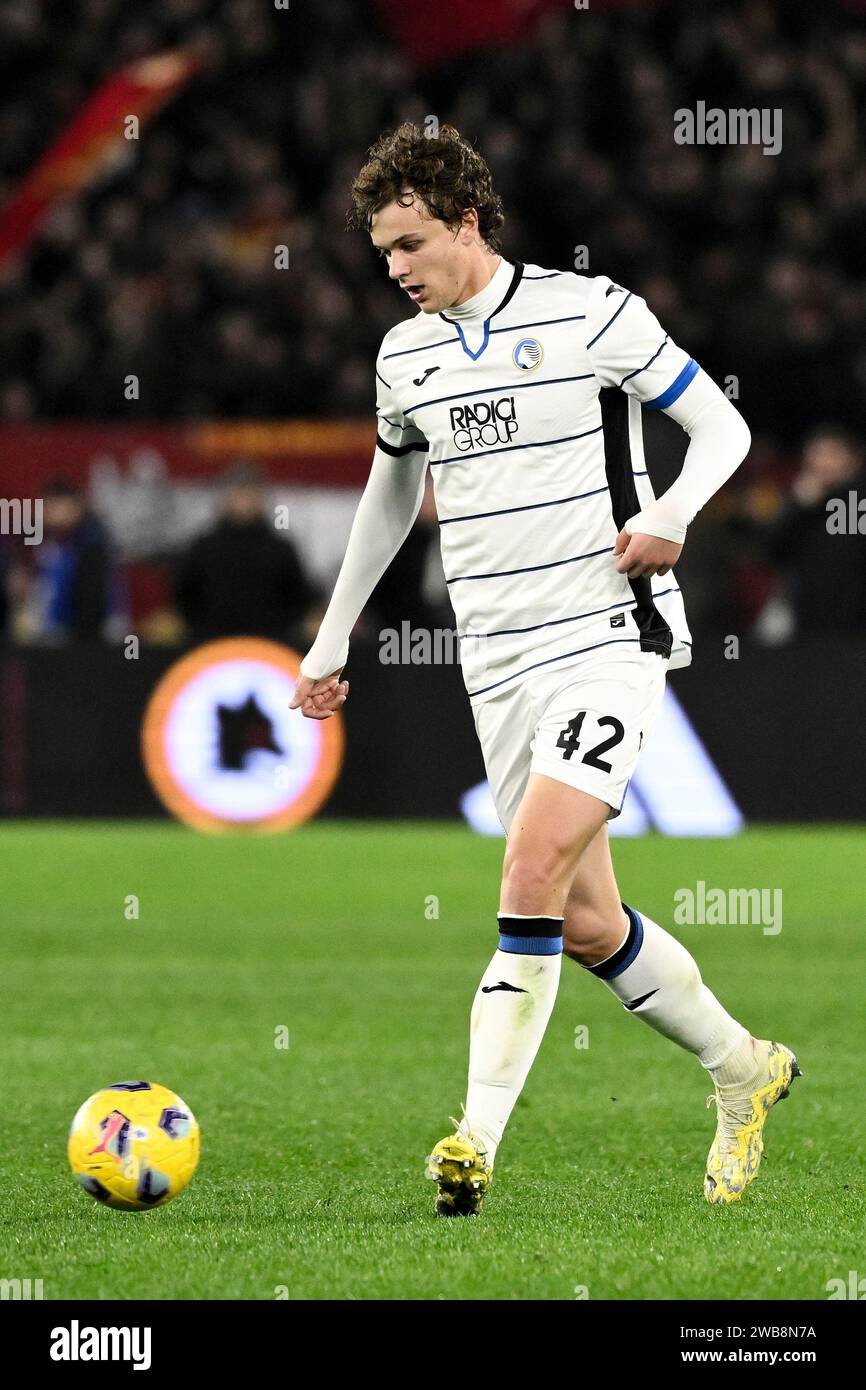 Giorgio Scalvini of Atalanta BC in action during the Serie A football ...