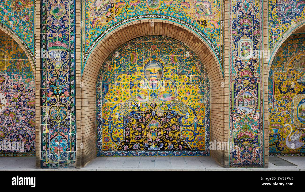 Ceramic wall tiling hi-res stock photography and images - Alamy