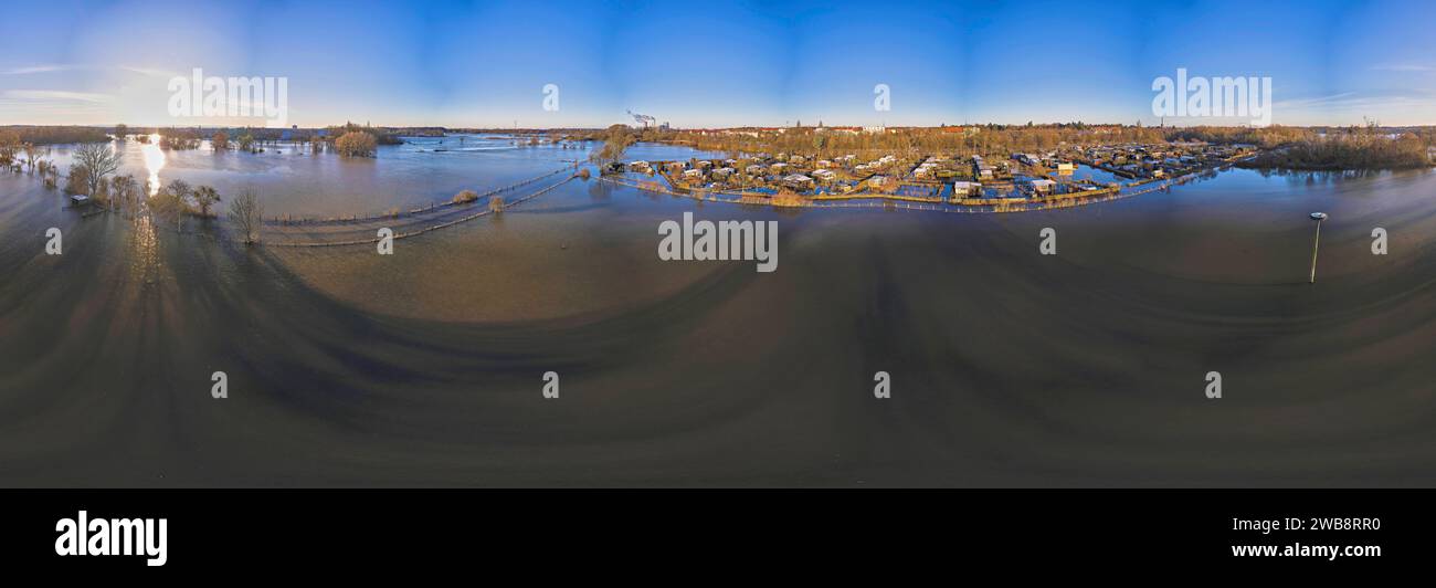 Hochwasser und Überschwemmung der Leine im Stadteil Stöcken. Hannover ...