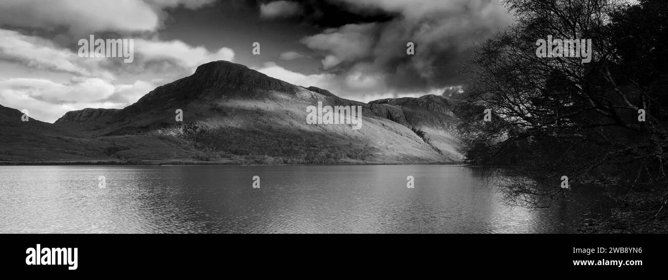 Slioch mountain reflected in Loch Maree, Wester Ross, Highlands of ...