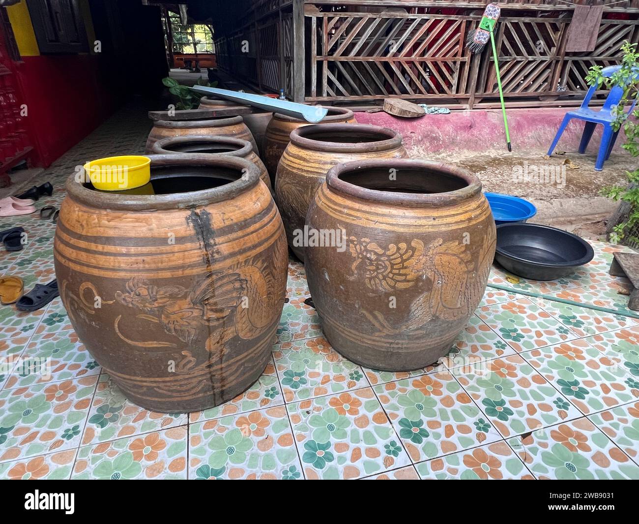 Big glass jar tap hi-res stock photography and images - Alamy