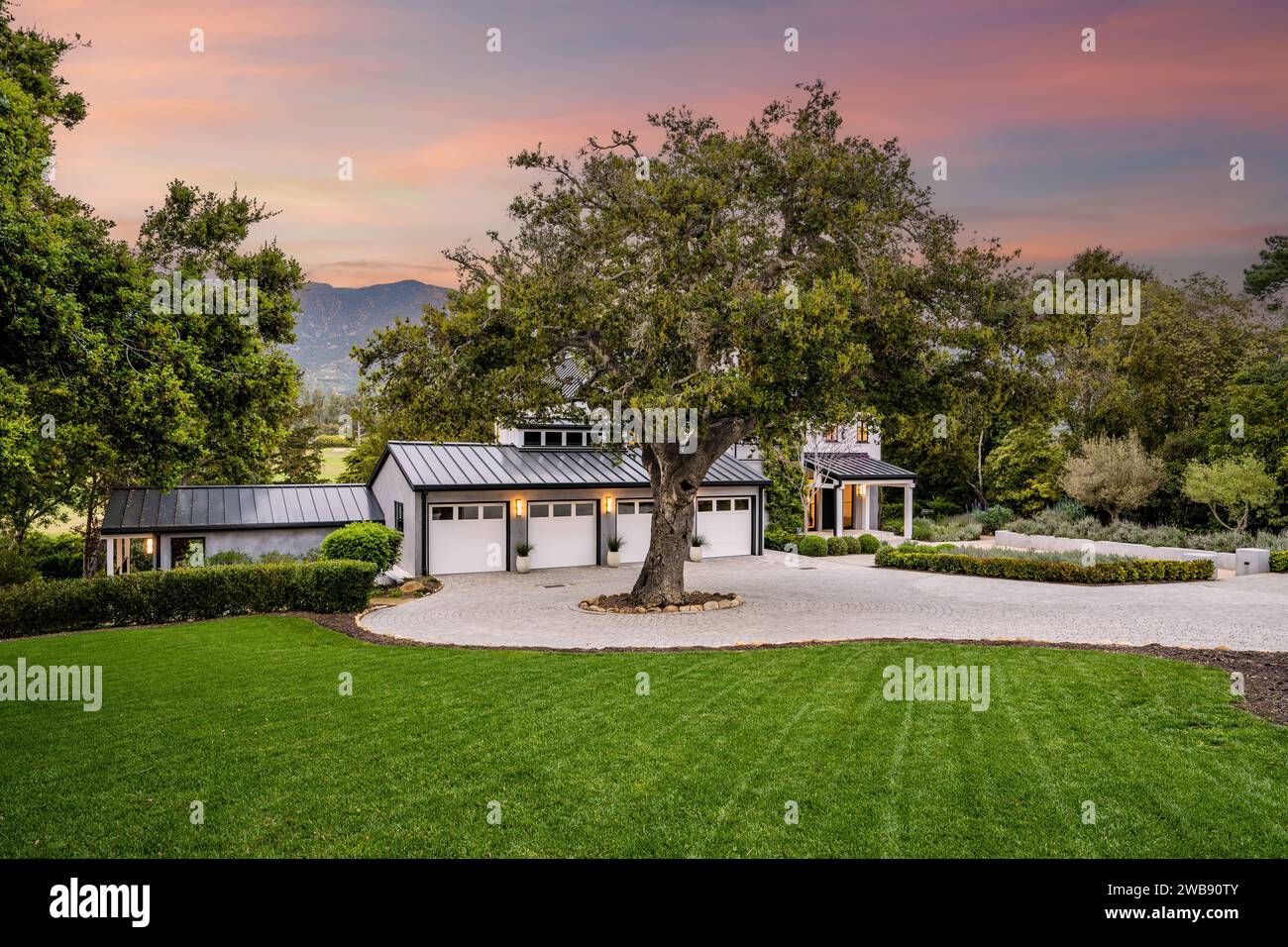 Rural front yard hi-res stock photography and images - Alamy