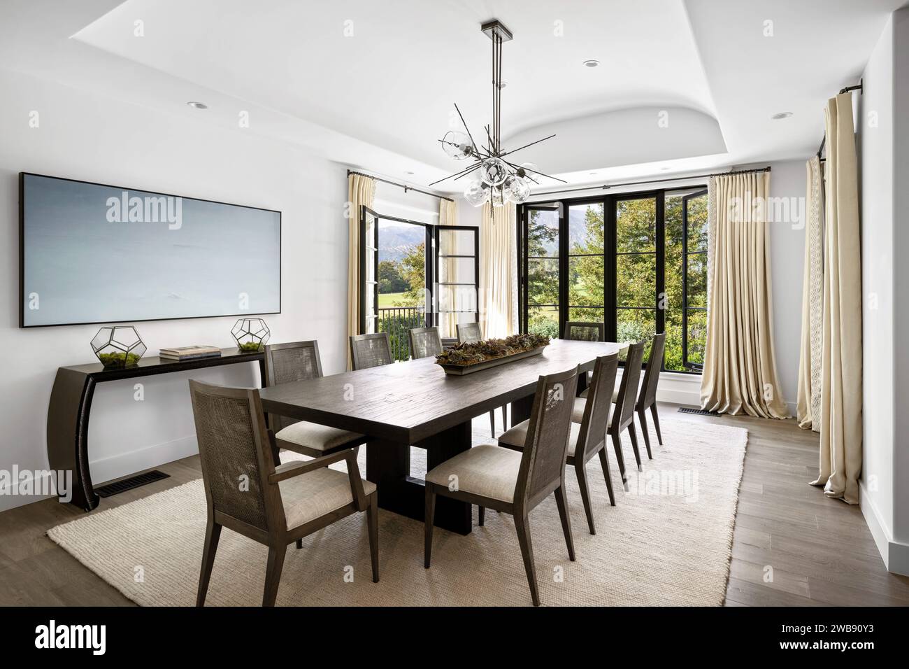 Classic table and chairs hi-res stock photography and images - Alamy