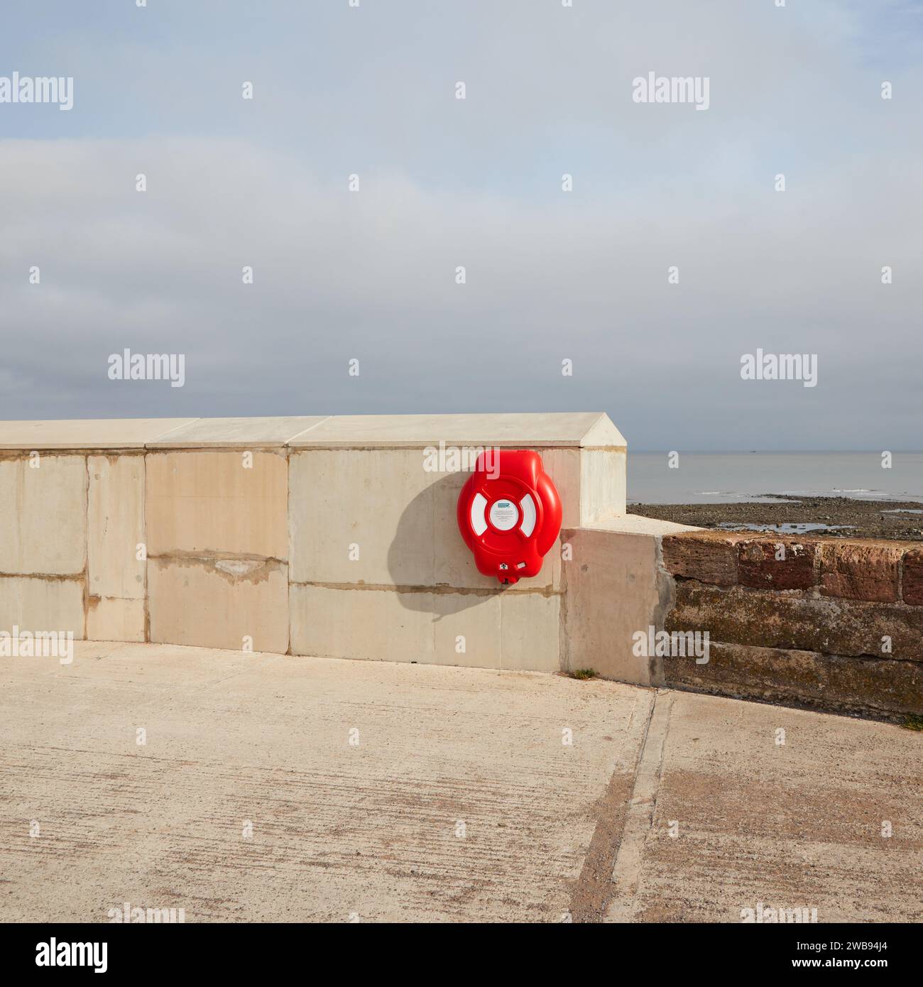 Sea defence structures hi-res stock photography and images - Alamy