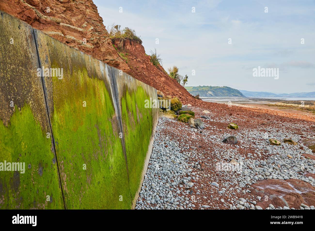 Rock wall sea defence hi-res stock photography and images - Alamy