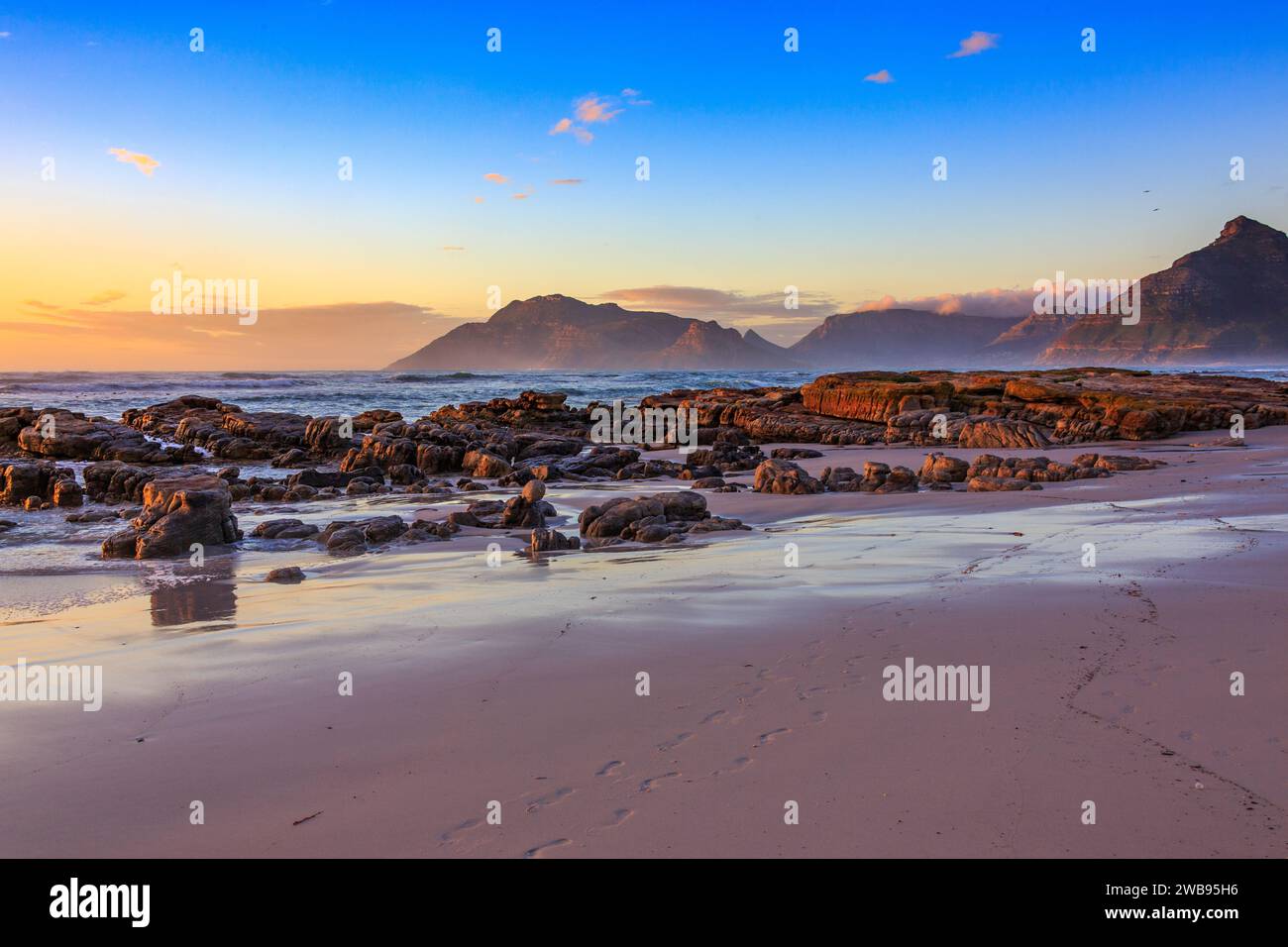 Beautiful sunset and waves at Kommetjie Long Beach, Cape Peninusula ...