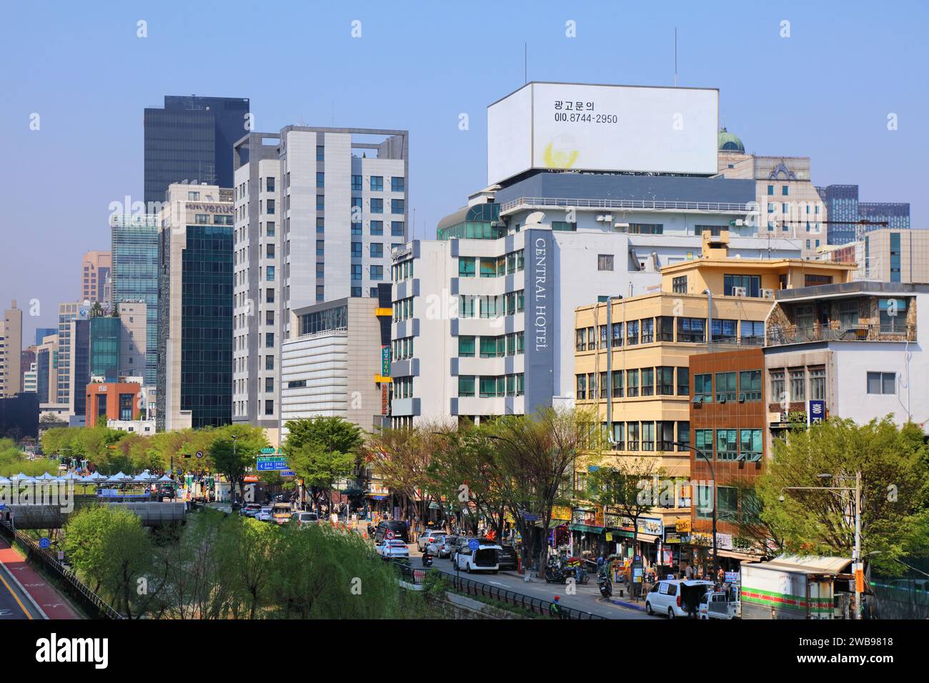 SEOUL, SOUTH KOREA - APRIL 7, 2023: View of Cheonggyecheon-ro street in ...