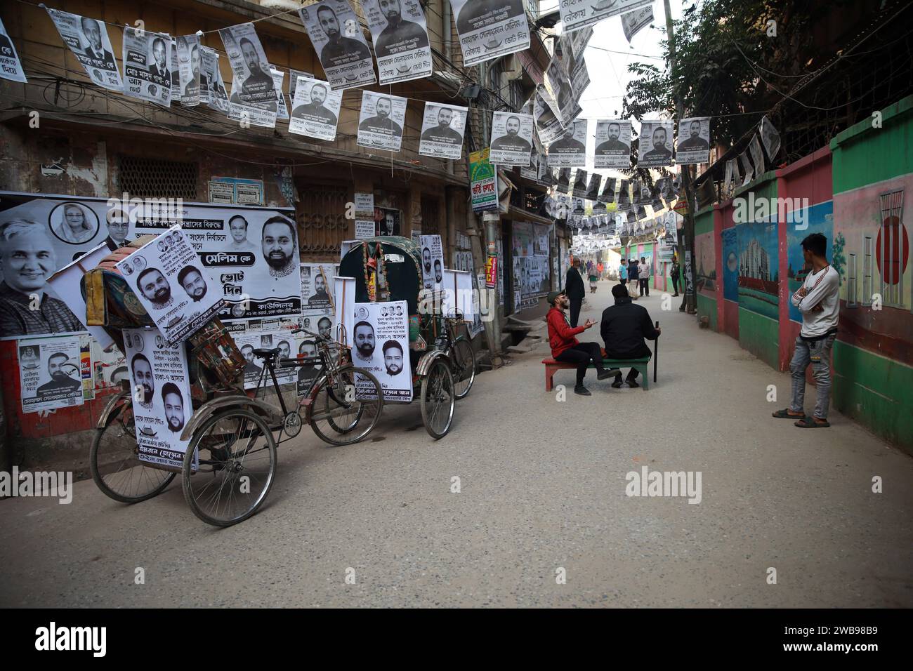 A street in Old Dhaka on election day, Dhaka, Bangladesh, 07 January, 2024 Stock Photo - Alamy