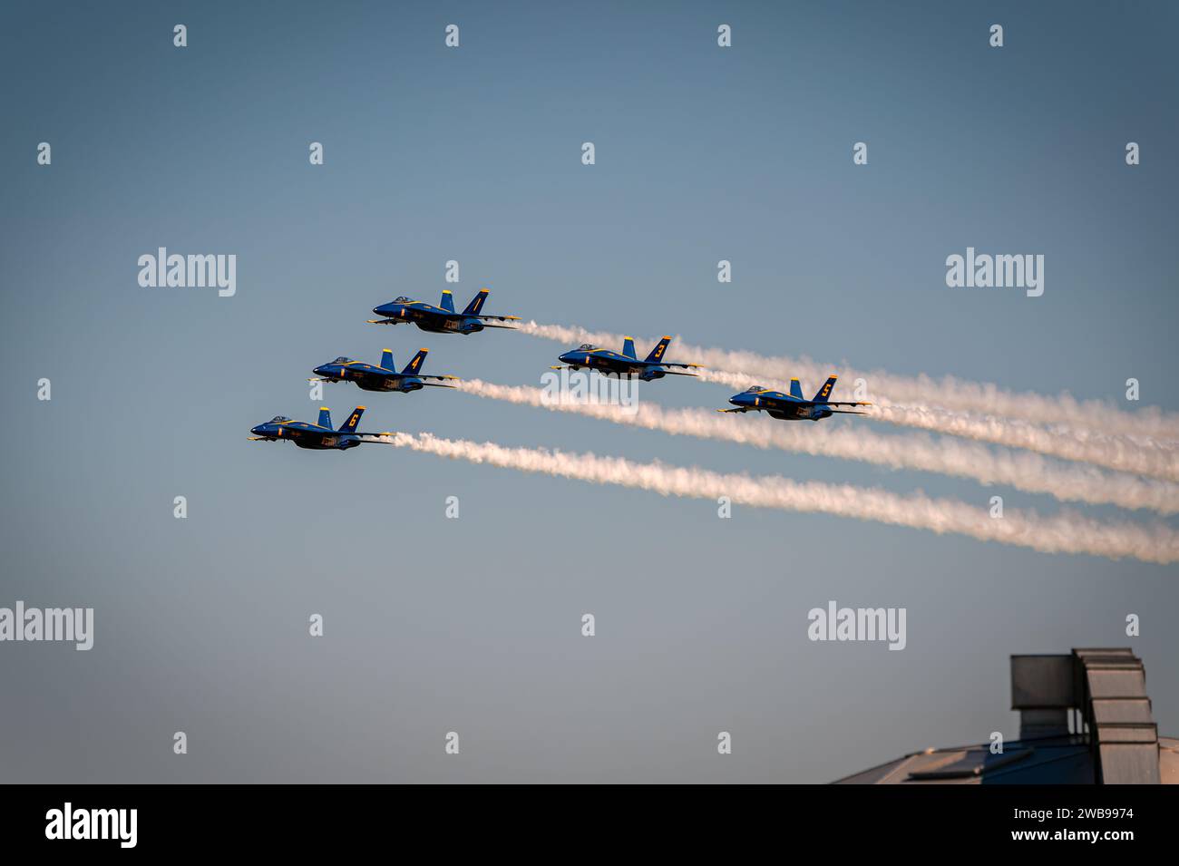 Formation fighter jets soaring hi-res stock photography and images - Alamy