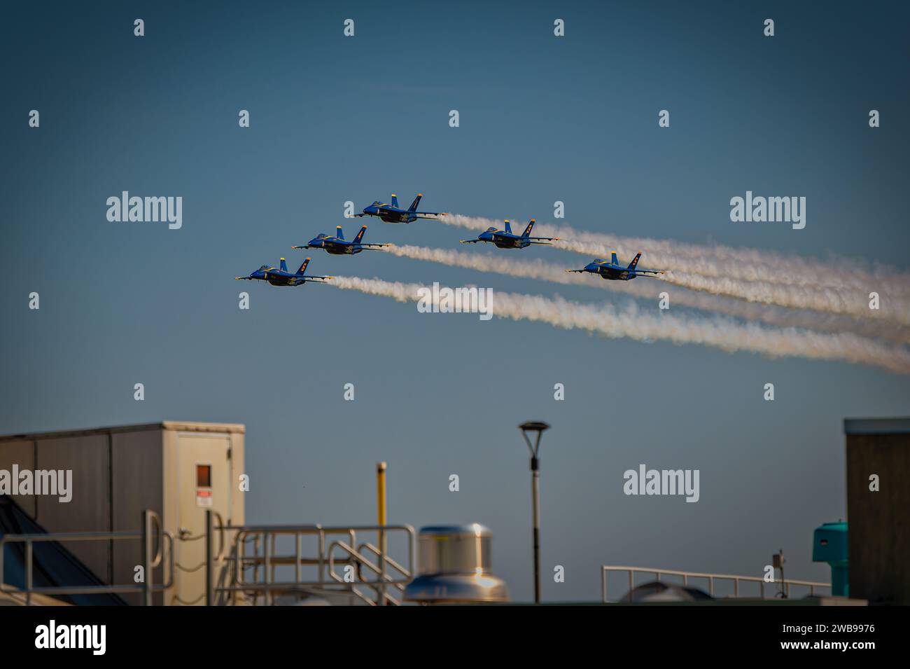 Formation fighter jets soaring hi-res stock photography and images - Alamy