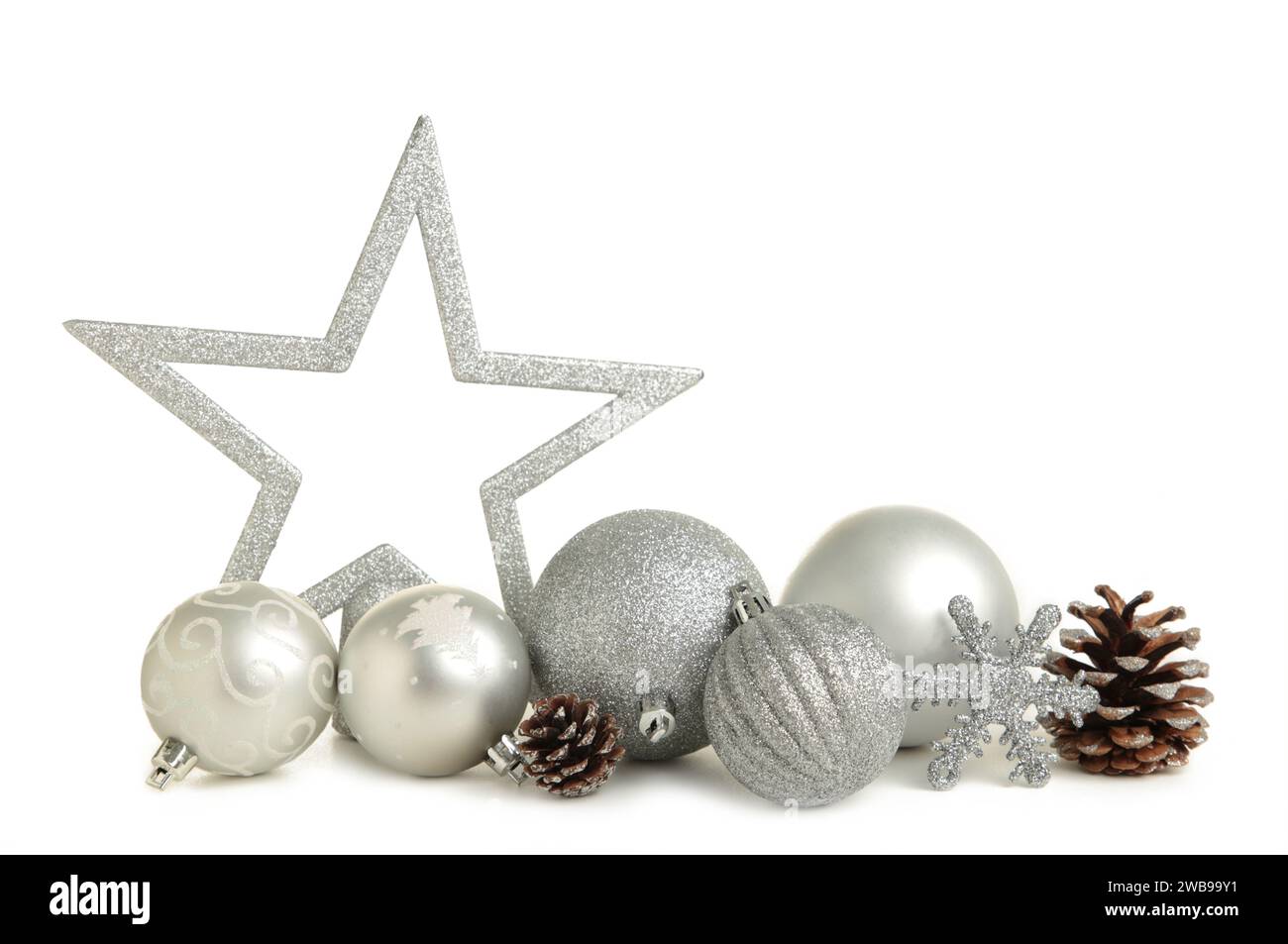 Shiny silver balls hi-res stock photography and images - Alamy