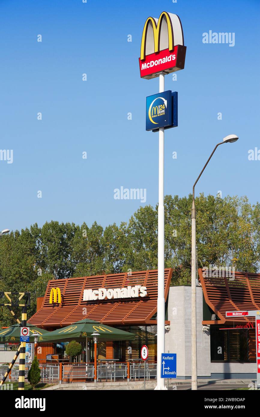 Mcdonalds mcdrive hi-res stock photography and images - Alamy