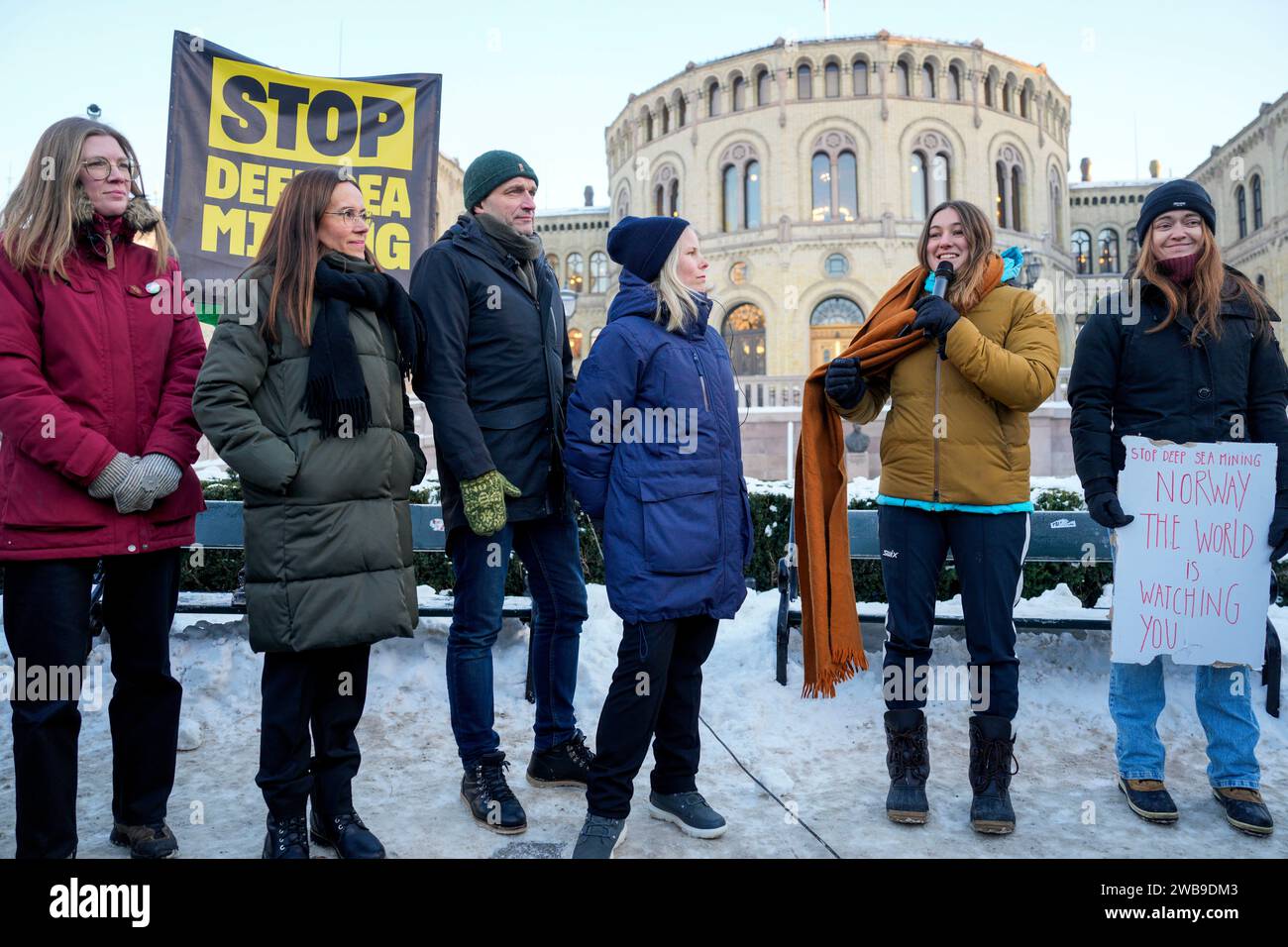 Oslo 20240109.The Red Party leader Marie Sneve Martinussen (left ...