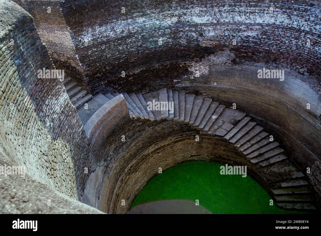 Helical stepwell hi-res stock photography and images - Alamy
