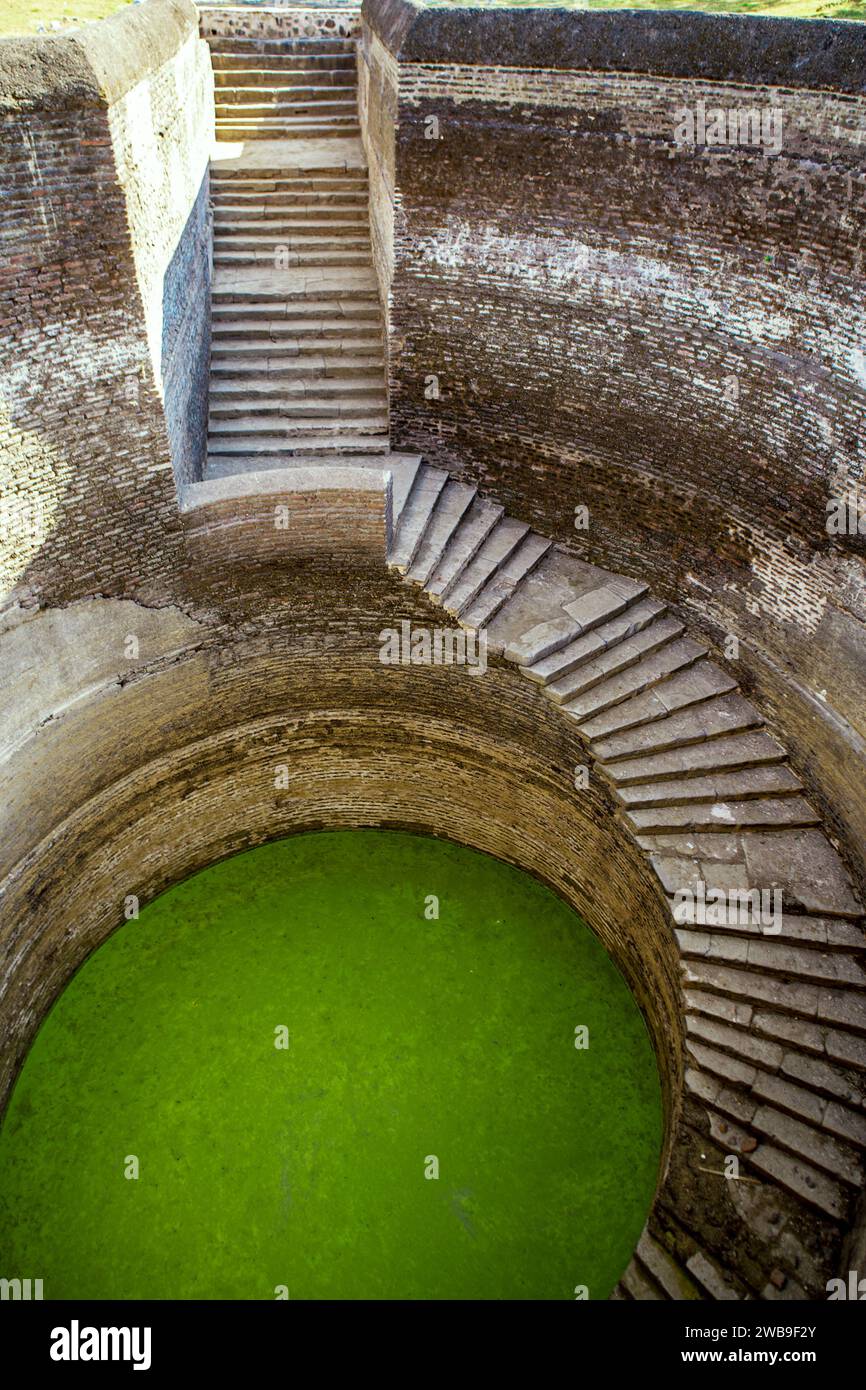 Well shaft hi-res stock photography and images - Alamy
