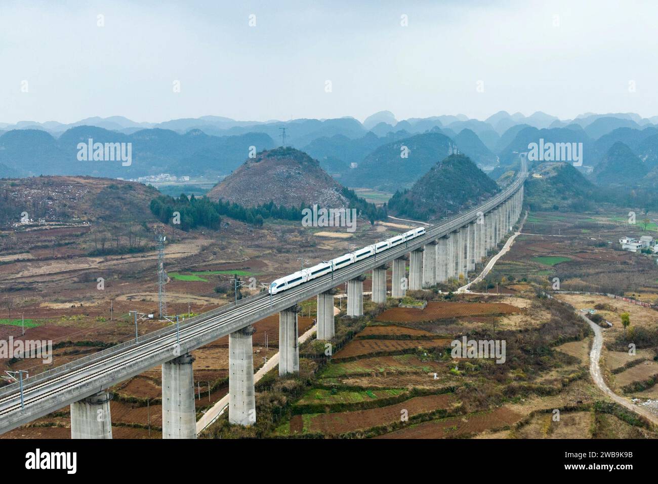 (240109) -- BEIJING, Jan. 9, 2024 (Xinhua) -- This aerial photo taken ...