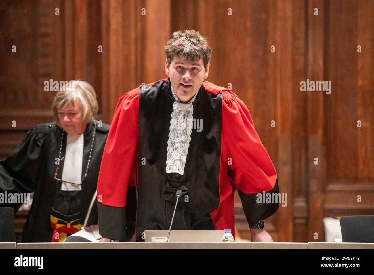 Fifteen years hi-res stock photography and images - Alamy