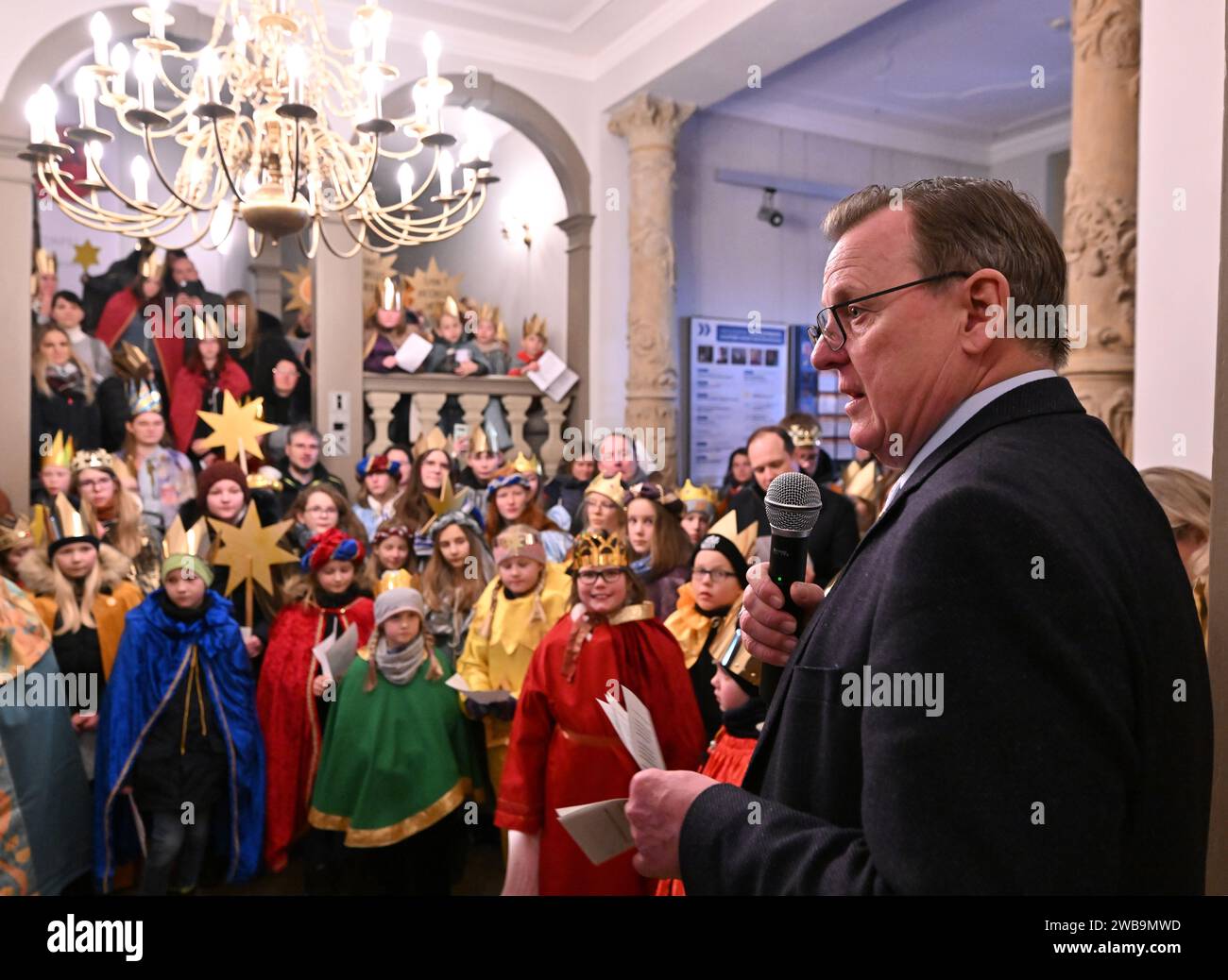 09 January 2024, Thuringia, Erfurt: Bodo Ramelow (Die Linke, r ...