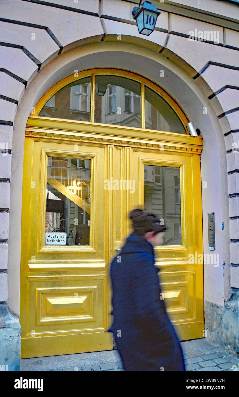 Hausgemeinschaften hi-res stock photography and images - Alamy