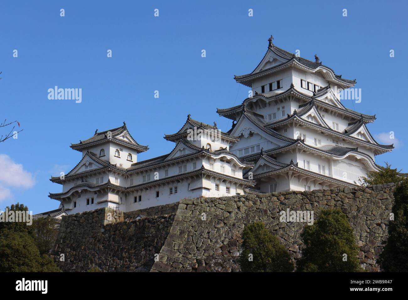 Himeji Castle and clear blue sky viewed from Sangokubori (Moat) in ...