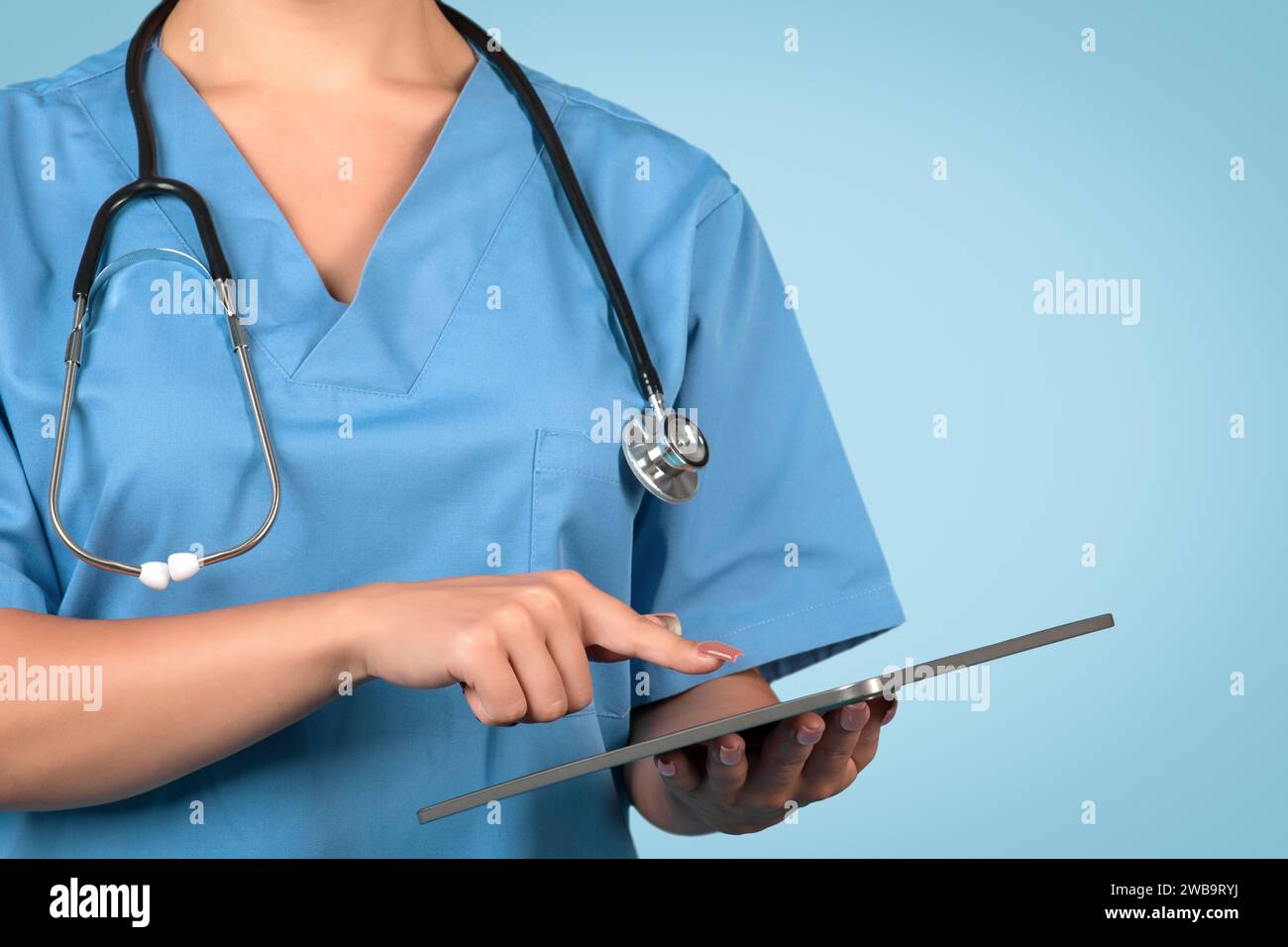 Nurse using medical device hi-res stock photography and images - Alamy