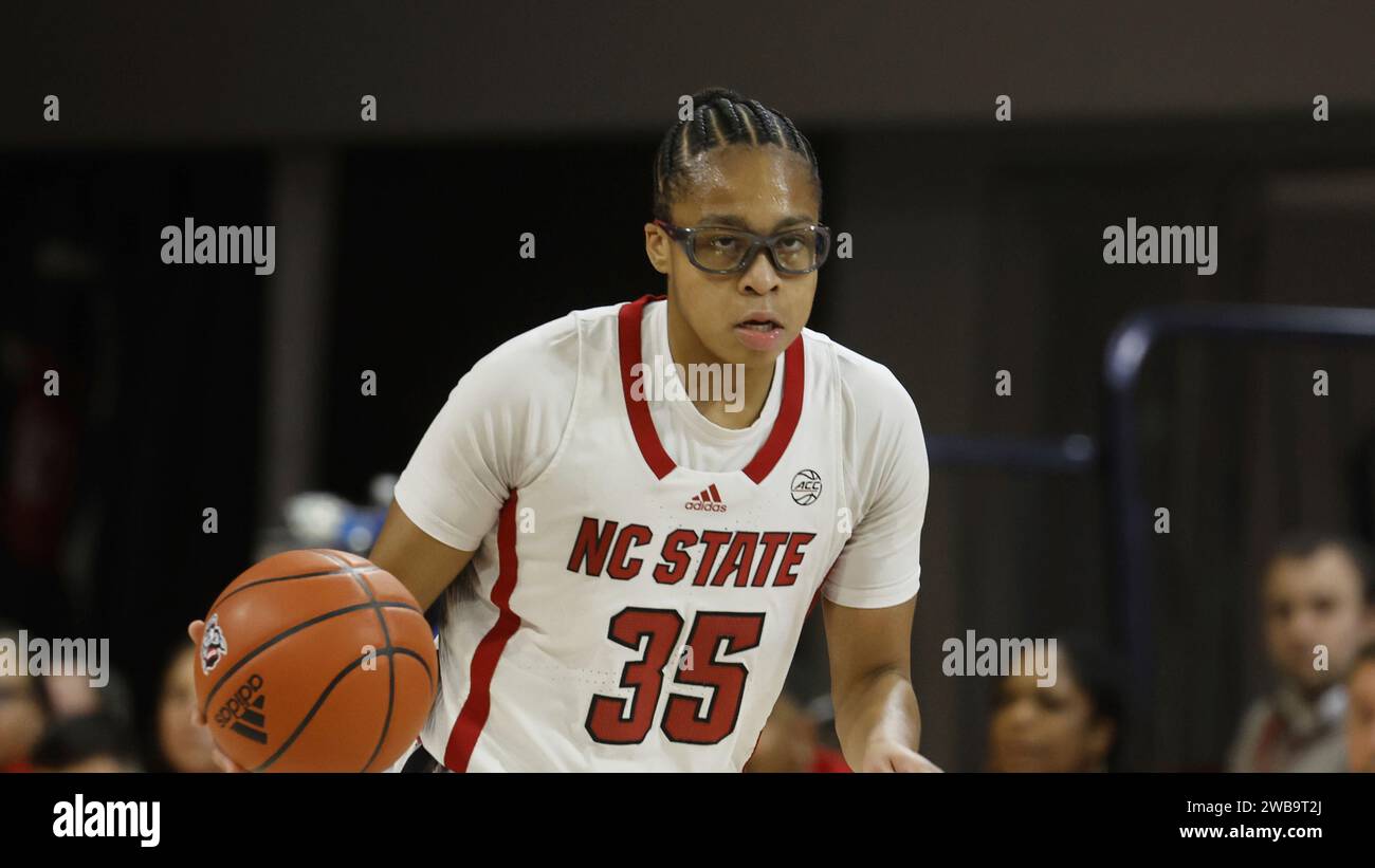 North Carolina State's Zoe Brooks (35) brings the ball up the court ...