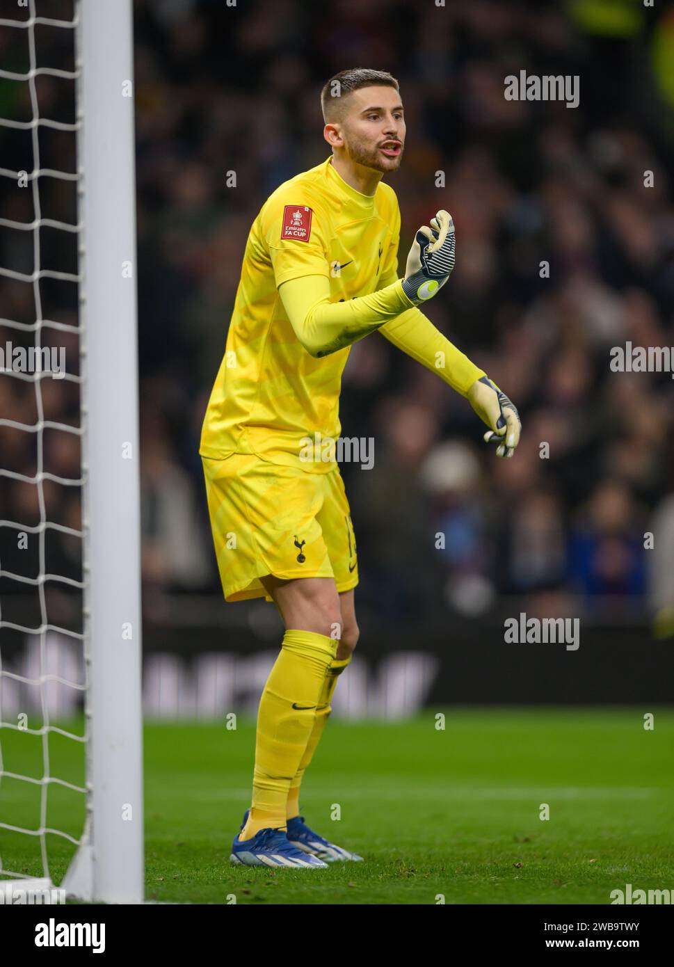 Tottenham goalkeeper vicario hi-res stock photography and images - Alamy