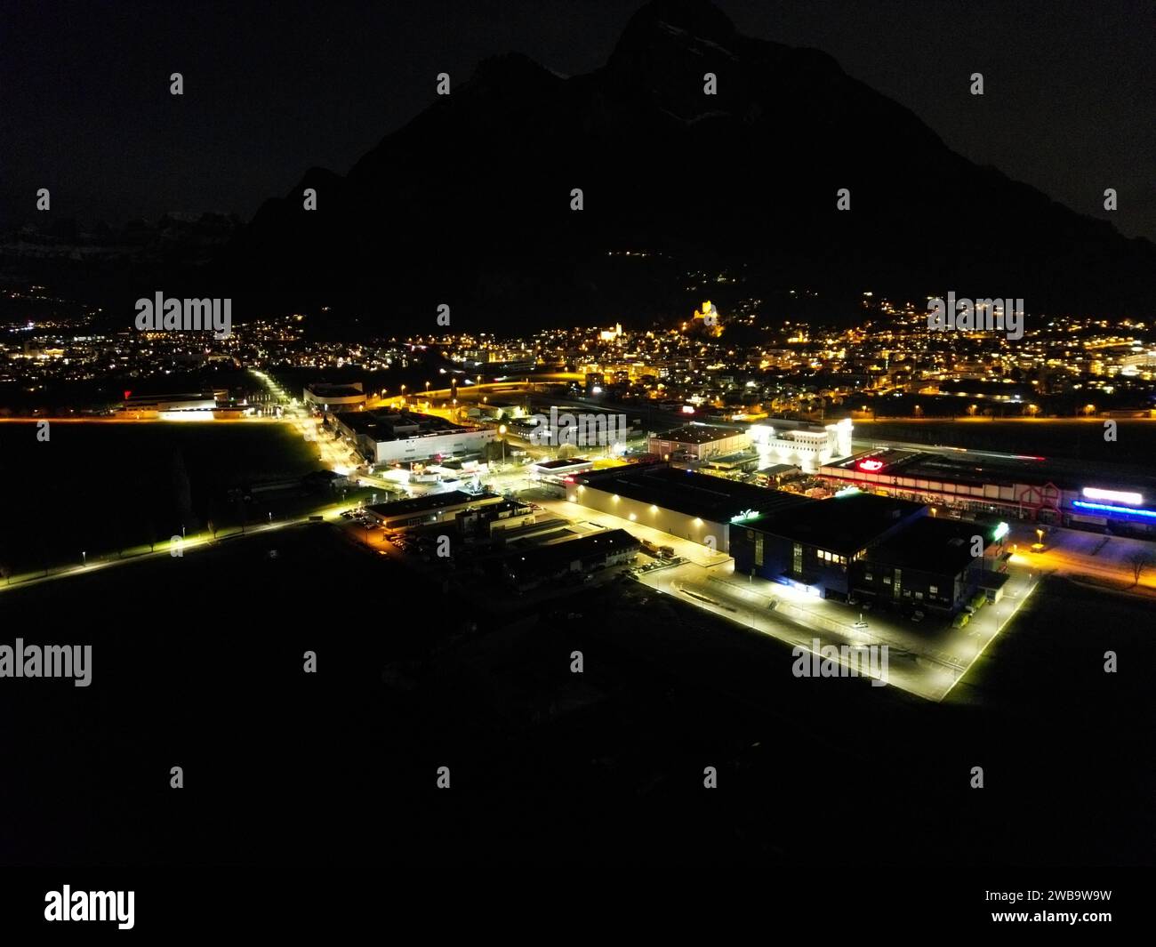 Airport runway lights night hi-res stock photography and images - Alamy