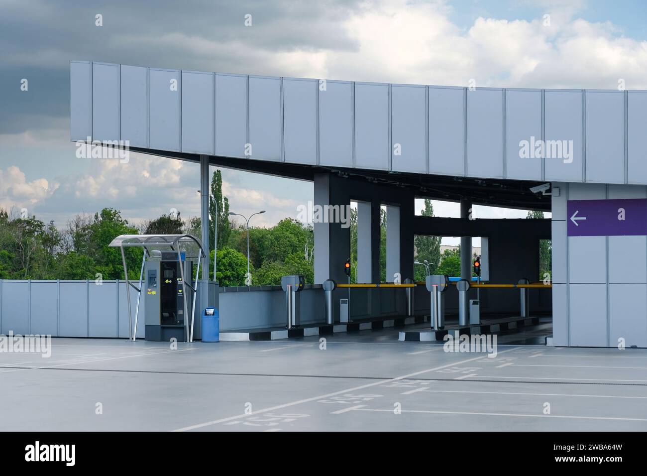 Modern building entrance to the car park Stock Photo - Alamy
