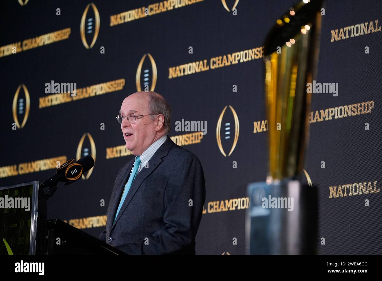 College Football Playoff Executive Director Bill Hancock speaks during ...