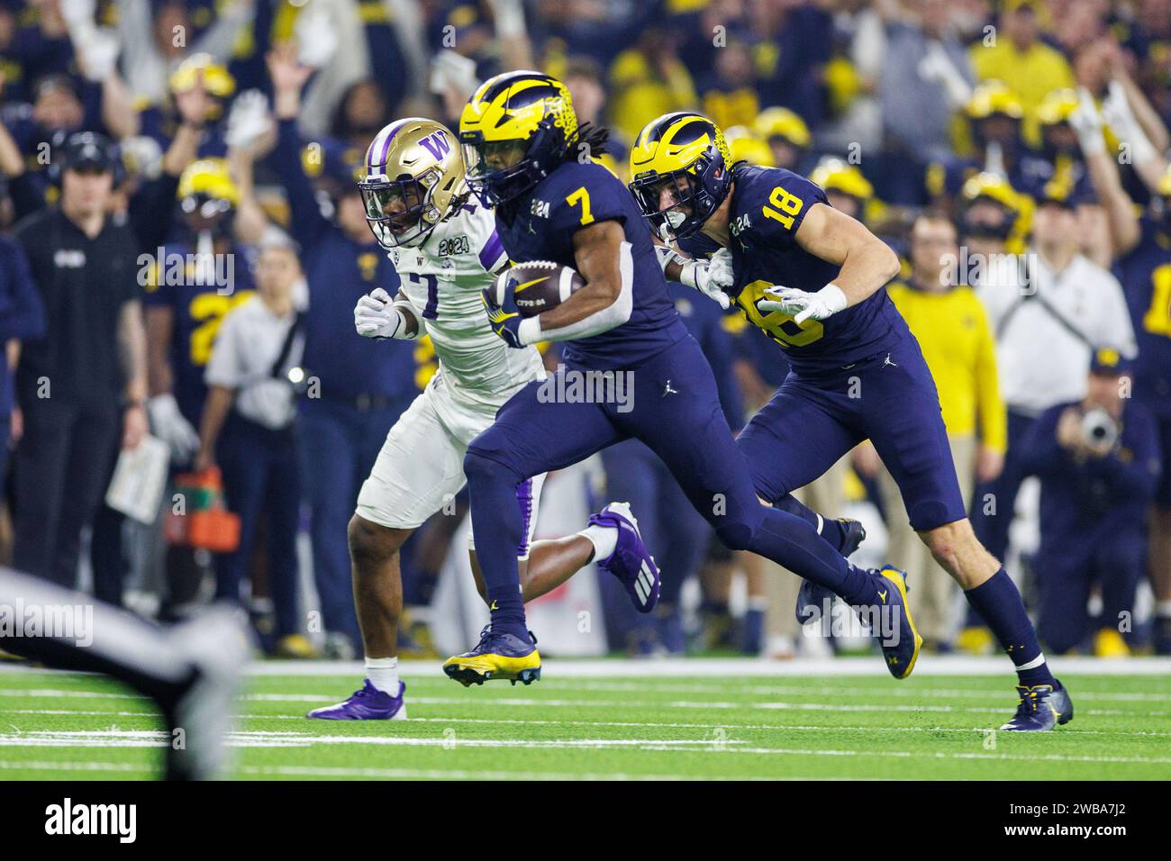 Houston, Texas, USA. 08th Jan, 2024. Michigan running back Donovan ...
