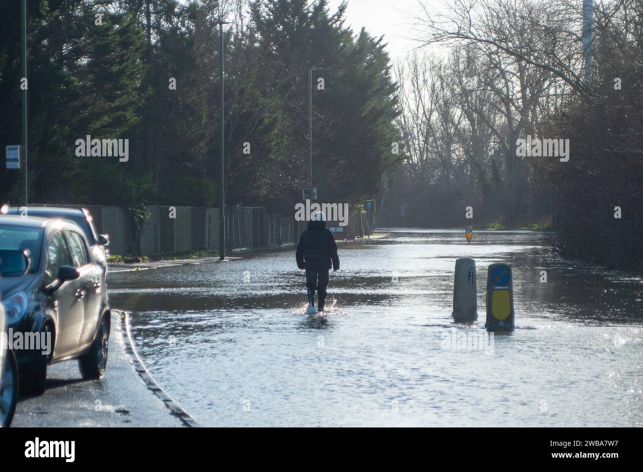 Staines upon Thames, Surrey, UK. 9th January, 2024. A closed road due ...