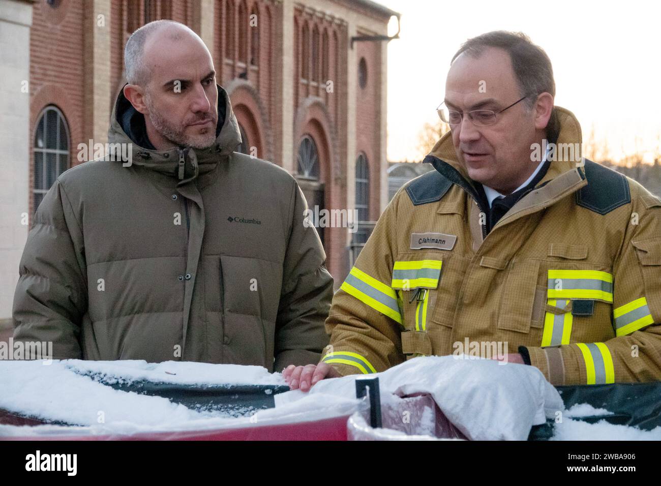 Hanover, Germany. 09th Jan, 2024. Belit Onay (l, Greens), Lord Mayor of ...