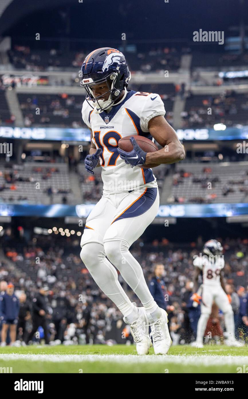 Denver Broncos wide receiver Marvin Mims, Jr. (19) warms up before playing against the Las Vegas ...