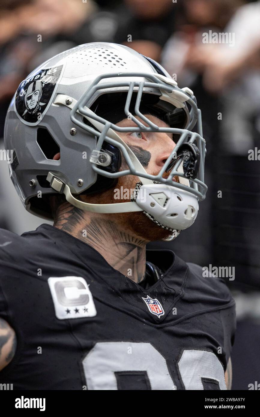 Las Vegas Raiders defensive end Maxx Crosby (98) enters the field ...