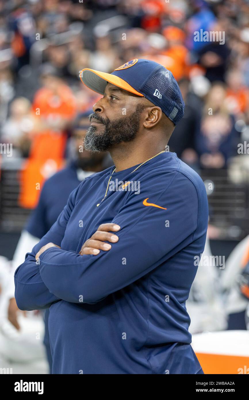Denver Broncos pass rush specialist coach Jamar Cain coaches against ...
