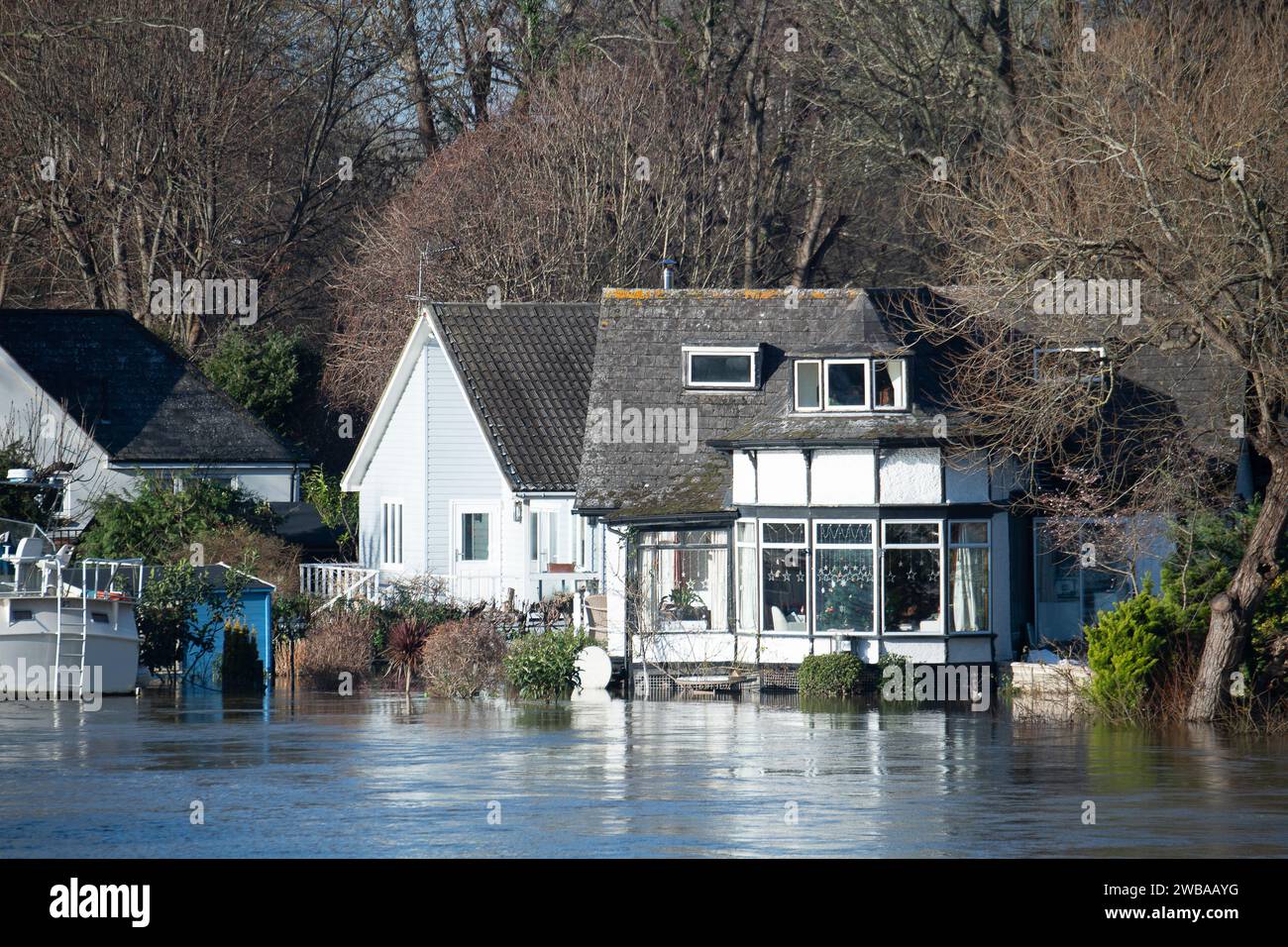 Staines upon Thames, Surrey, UK. 9th January, 2024. The River Thames ...