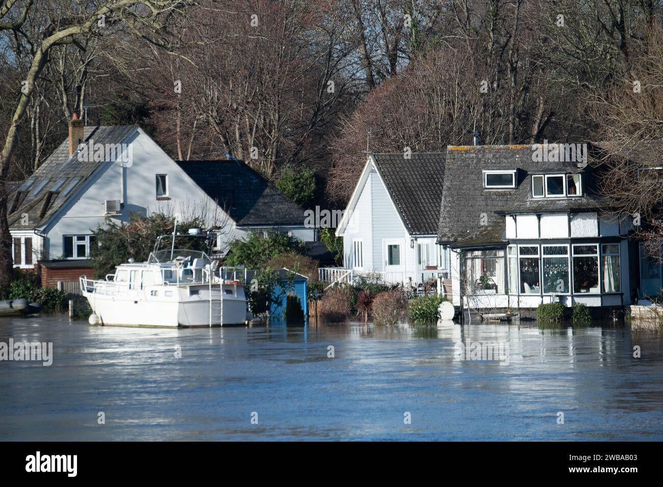 Staines upon Thames, Surrey, UK. 9th January, 2024. The River Thames ...