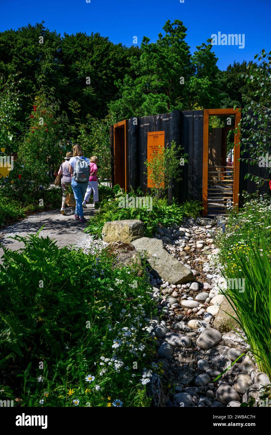 Constructing Minds show garden competition entry (visitors & people ...