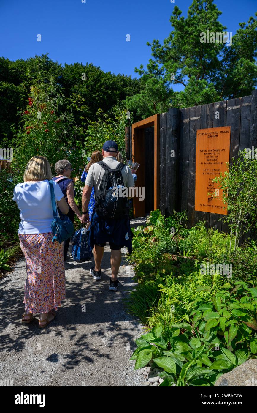 Constructing Minds show garden competition entry (visitors & people ...